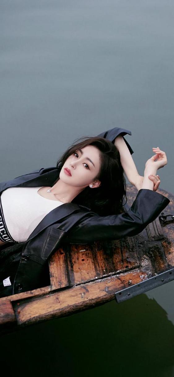 躺着拍照姿势怎么摆截图
