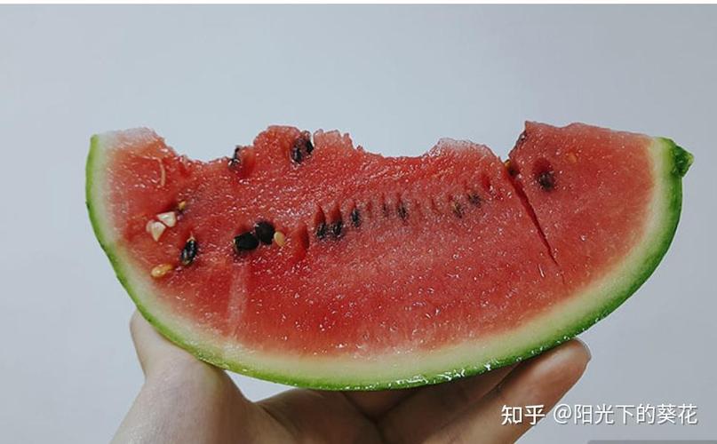 西瓜切开放冰箱能放多久图标