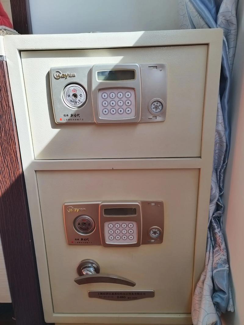 保险柜用密码还要用钥匙吗图标