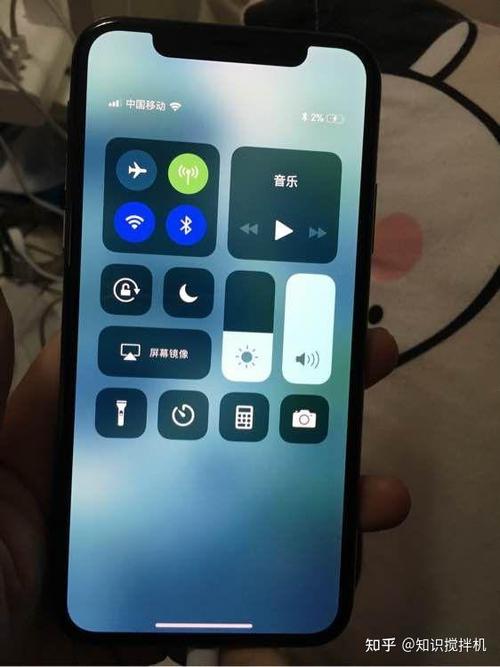 手机明明有电却显示1%图标