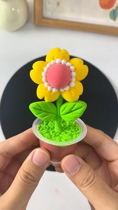 100个简单粘土手工花朵缩略图