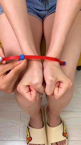扎带绑手指截图