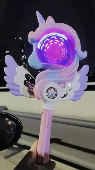 女孩生日礼物图标