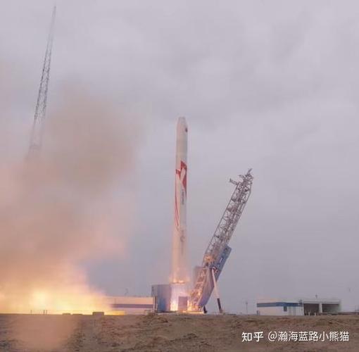 电脑桌面出现蓝色双箭头图标