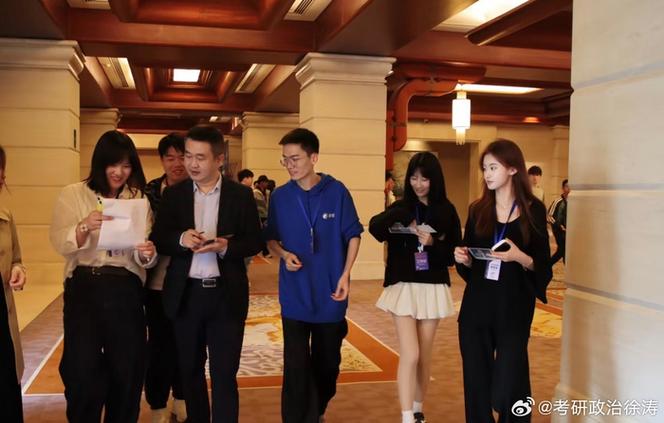 lol如何开启全队聊天图标