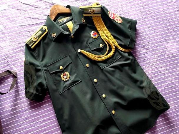 中国人民解放军礼服图标