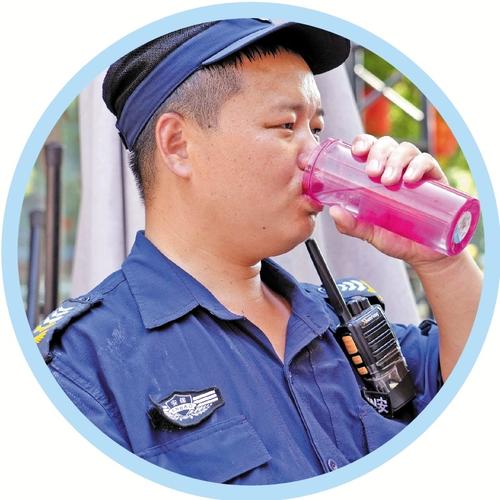 蓝颜色的水温灯