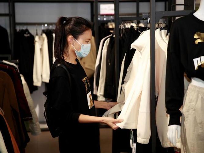 唯品会买衣服好吗图标