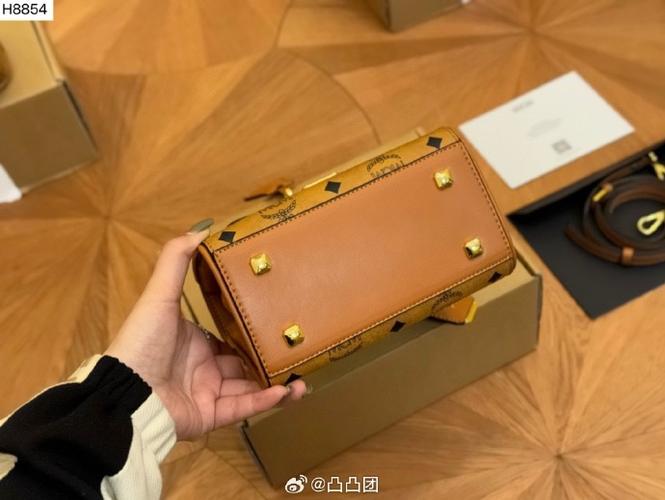 MCM凯莉包几把钥匙图标