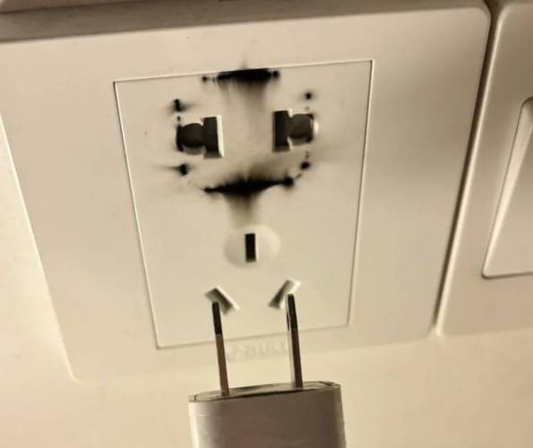 插座嘭的一声全屋都断电了怎么办