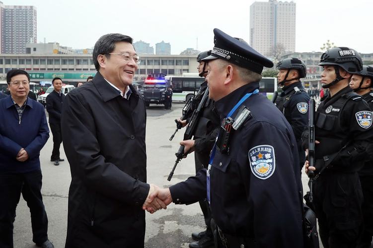 省委书记回家配警卫吗图标