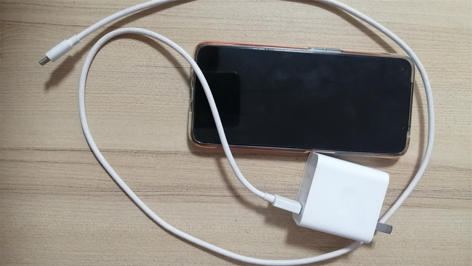 手机连续充电一晚上截图