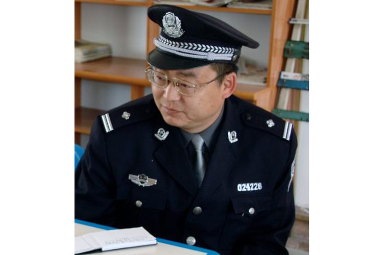 当警察可以戴眼镜吗图标