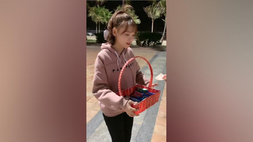 越南卖口香糖的小姑娘