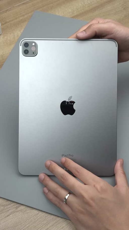 ipadpro后面三个金属触点图标
