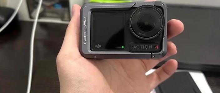 大疆action4充电绿灯闪