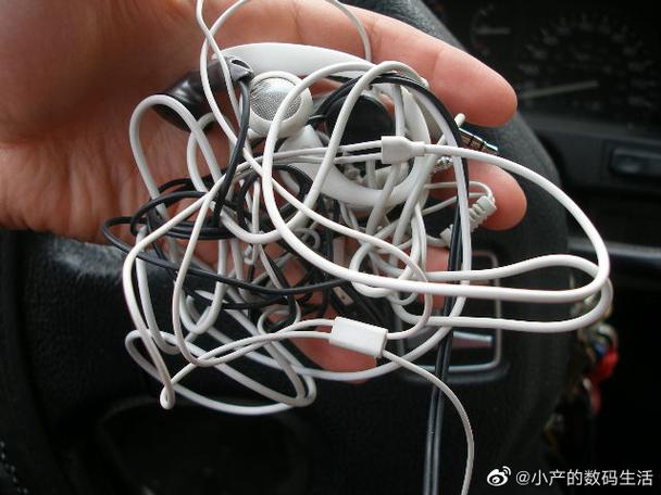 为什么耳机放在口袋里会乱截图