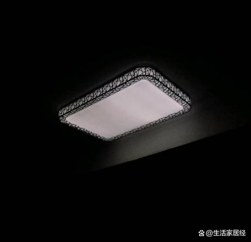 卧室灯关了以后还会闪截图