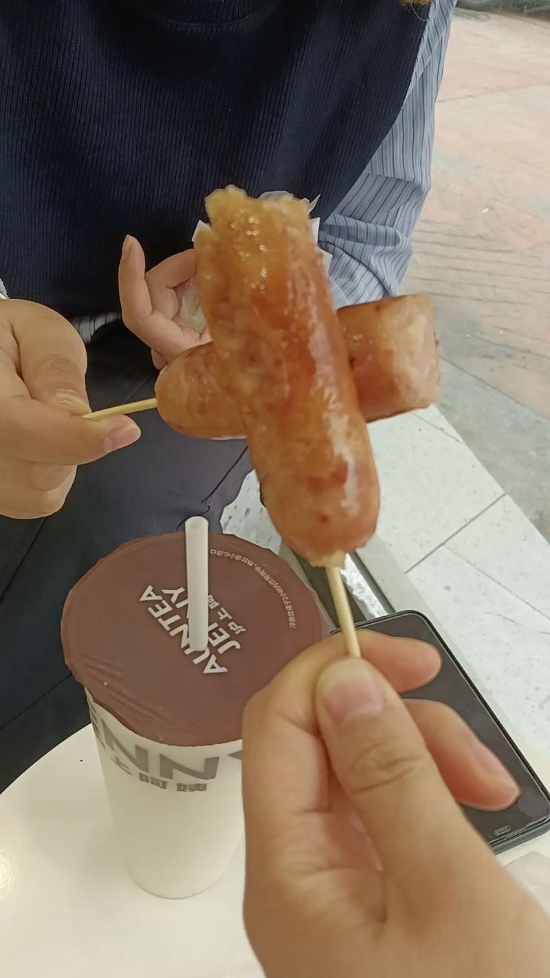 吃香肠可以喝奶茶吗图标