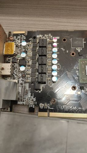 双路12v显卡供电不足图标