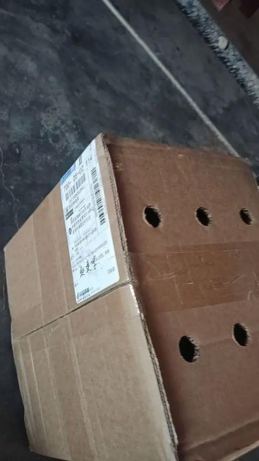 一只箱子还是一个箱子图标