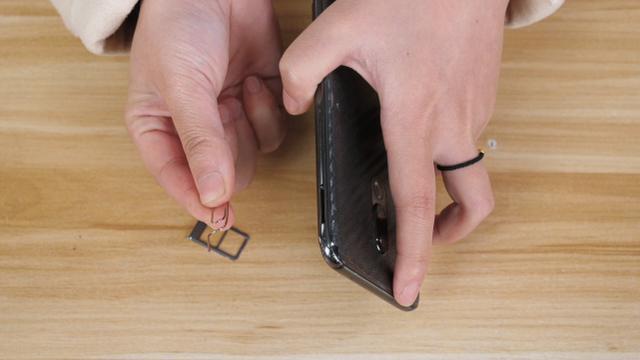 iPhone显示两个回形针截图