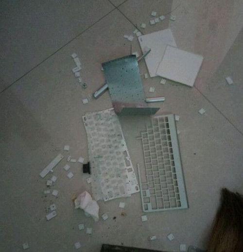 摔键盘表情包图标
