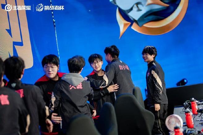 被队友们疼爱了(电竞)作者:从前慢笔趣阁图标