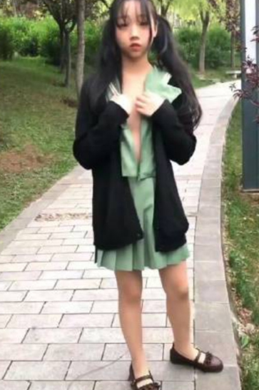 马雨琪奶牛装cos叫外卖图标