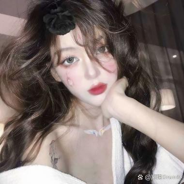 女生头像18岁图标