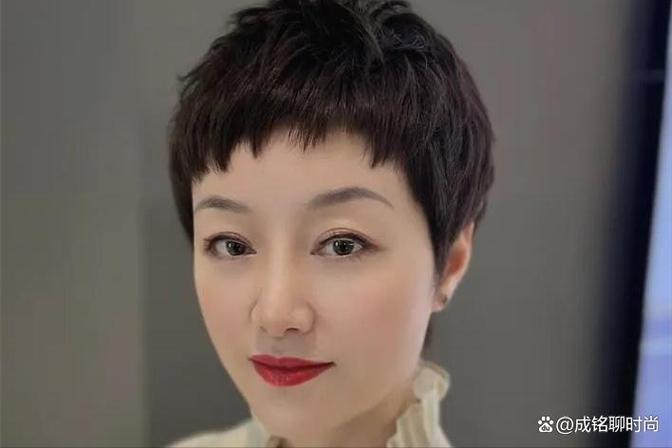 40岁最洋气的减龄发型图标