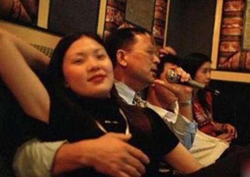 摸摸唱什么意思图标