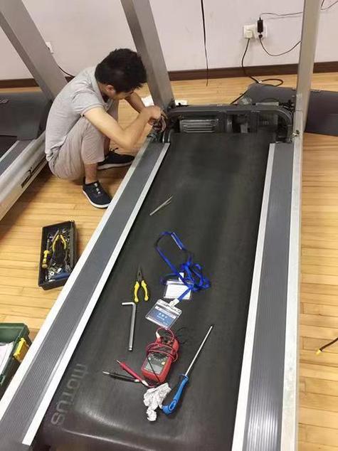 跑步机皮带更换视频截图