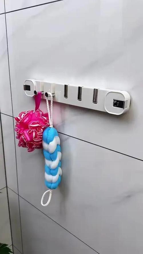 免打孔挂钩如何取下来游戏截图
