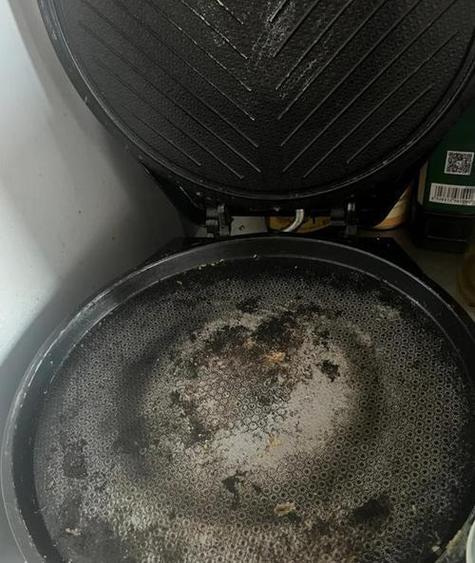 电饼铛进水了还能用吗图标