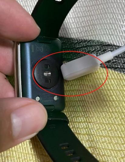 磁吸充电器突然冲不进去电截图