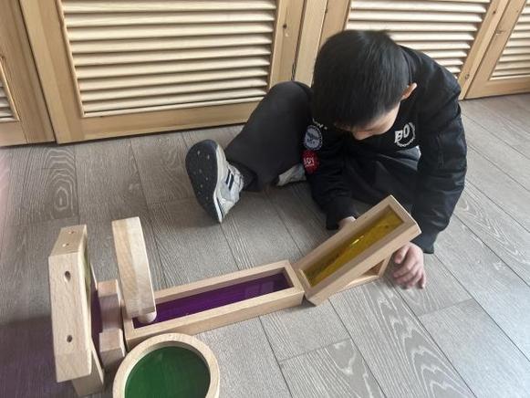 滚动小球球游戏图标