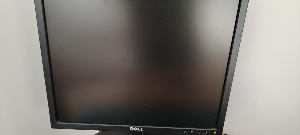 主机在运行 显示屏没信号截图