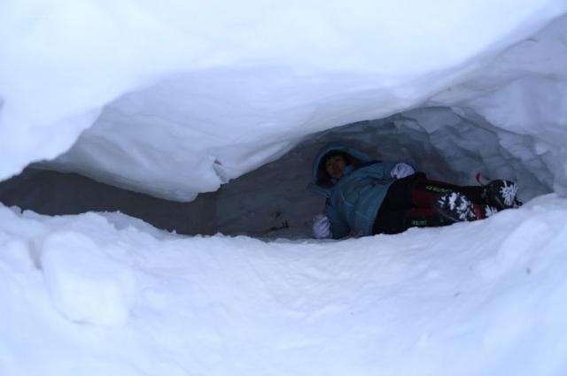 雪山雪山洞穴走法图标
