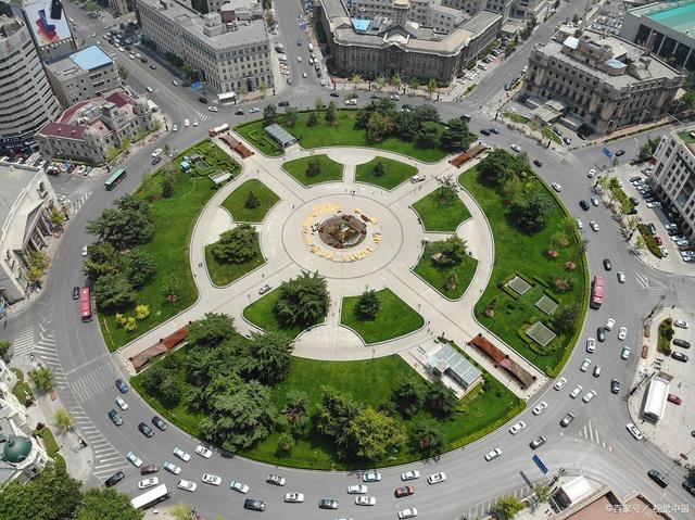 城市广场截图
