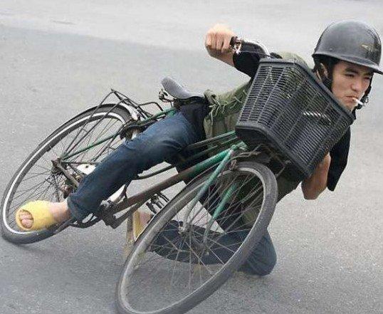 骑自行车的搞笑图片