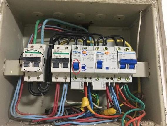 为什么没跳闸却突然断电了图标