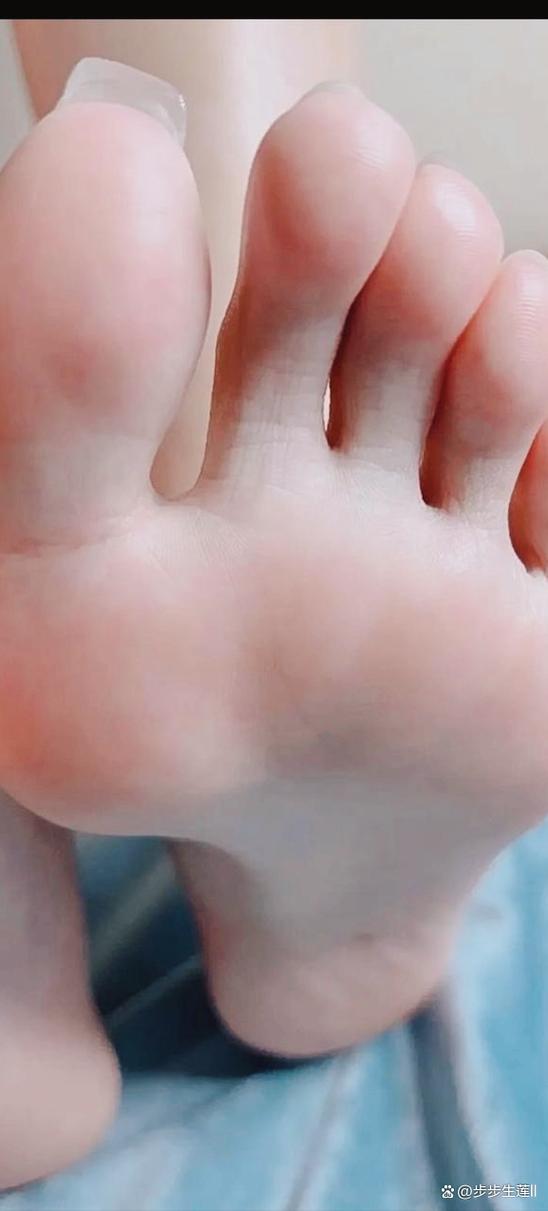 女孩漂亮的脚底图标