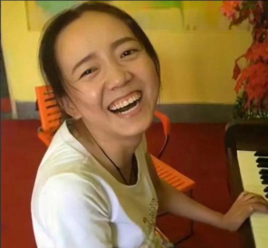 抖音女的笑声哈哈哈哈图标