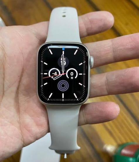 applewatch表盘变红图标