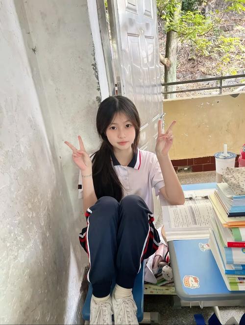 女朋友是高中生图标