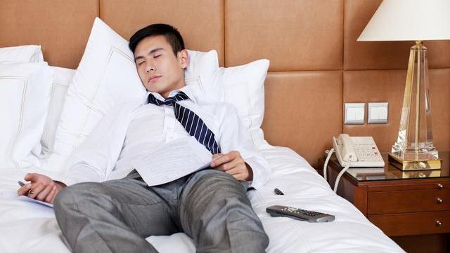 睡觉的男人图标