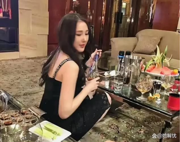 女朋友换了工作像变了个人图标