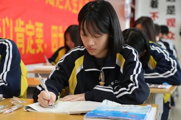 纤纤学子读音图标