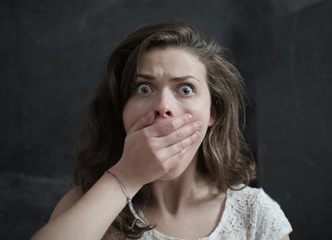 我一严肃女朋友就害怕截图